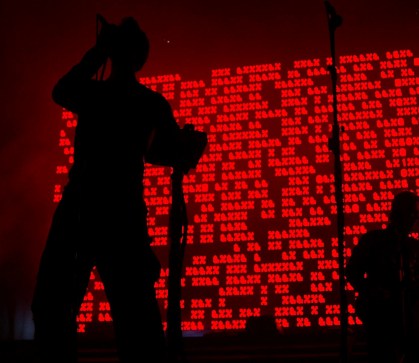 Massive Attack: Kapitalizam drobi sve pred sobom