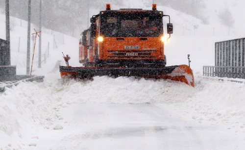 Snijeg otežava promet u cijeloj zemlji
